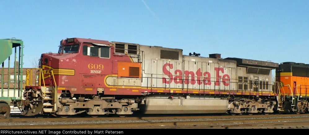 BNSF 609